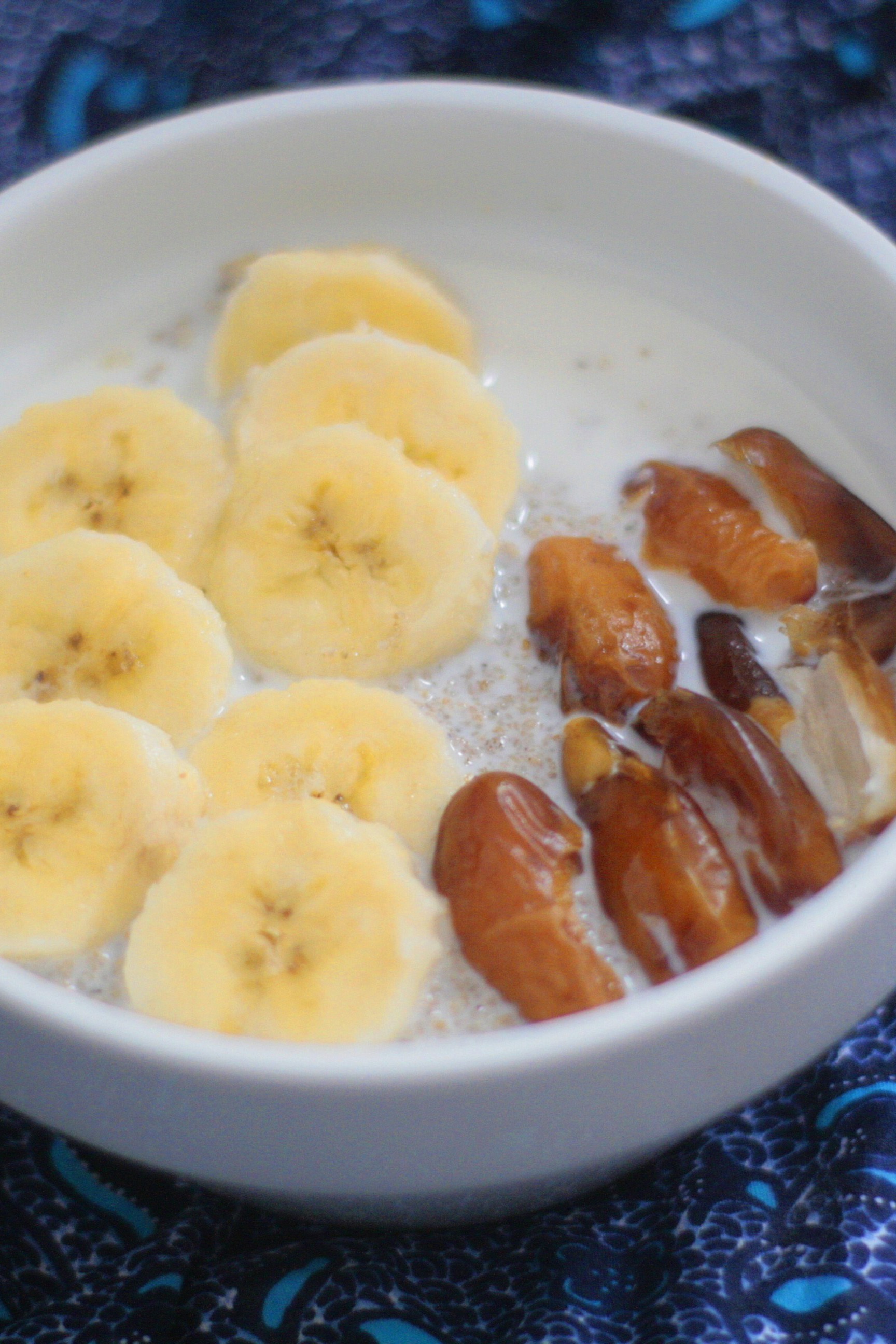 Thiéré ak mew (semoule de mil au lait) - Aistou Cuisine